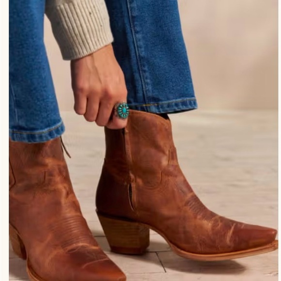 Tecovas | Shoes | Tecovas Daisy Bovine Cowboy Western Ankle Boots Brown ...